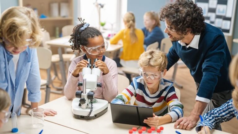 K-12 Science Solutions & Curriculum Resources | Discovery Education